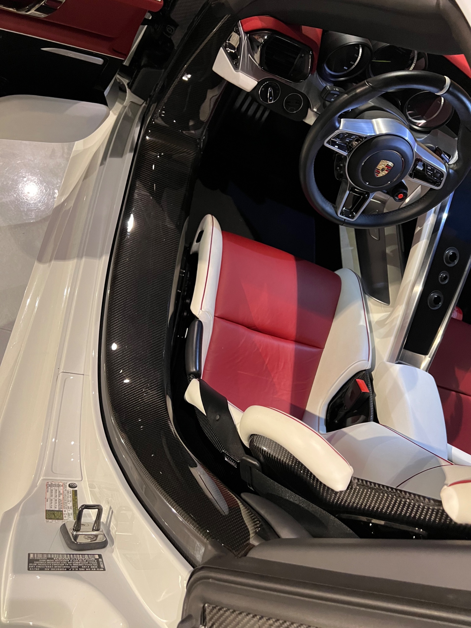 Porsche 918 Production Interior