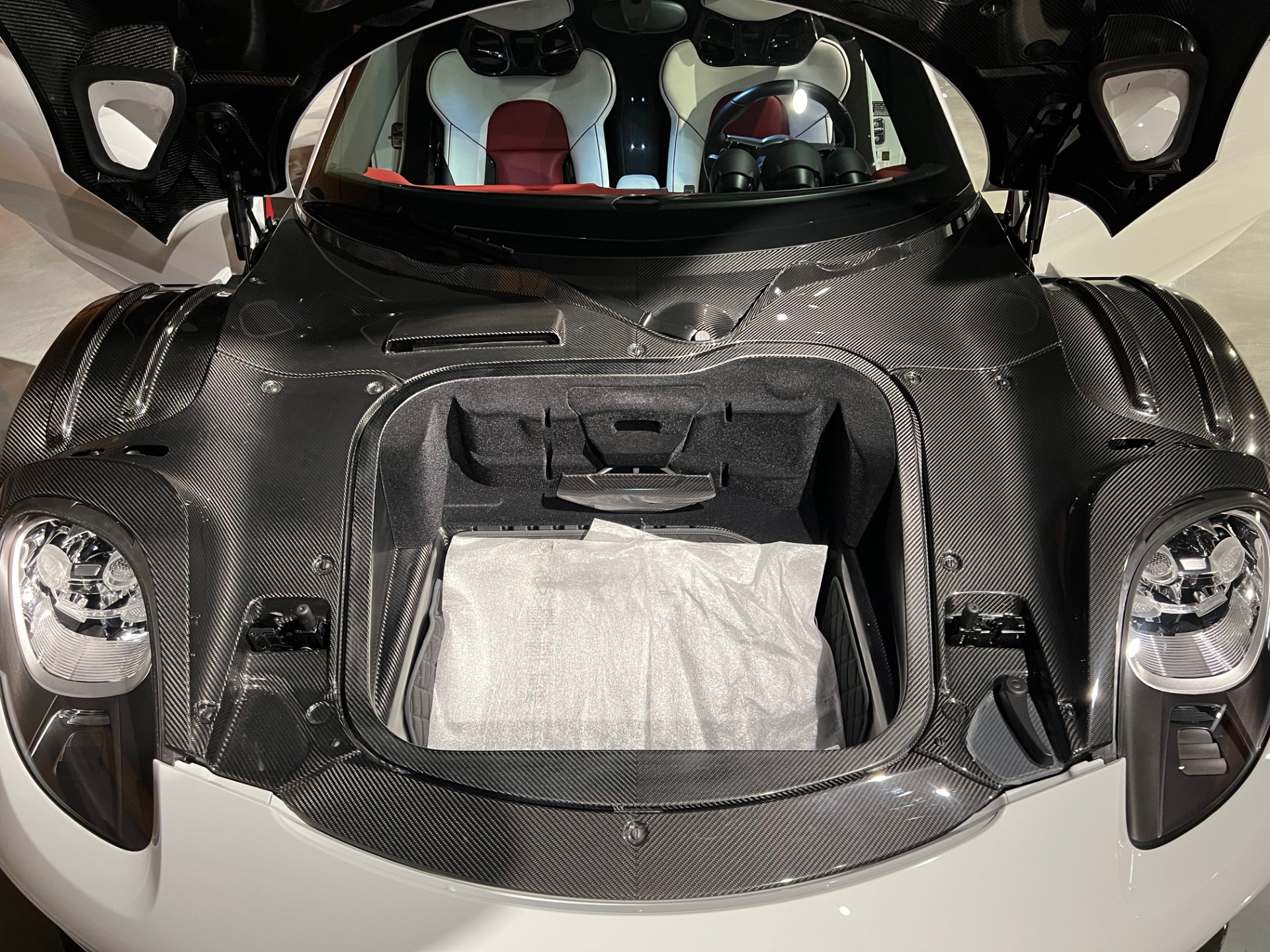 Porsche 918 Spyder Trunk