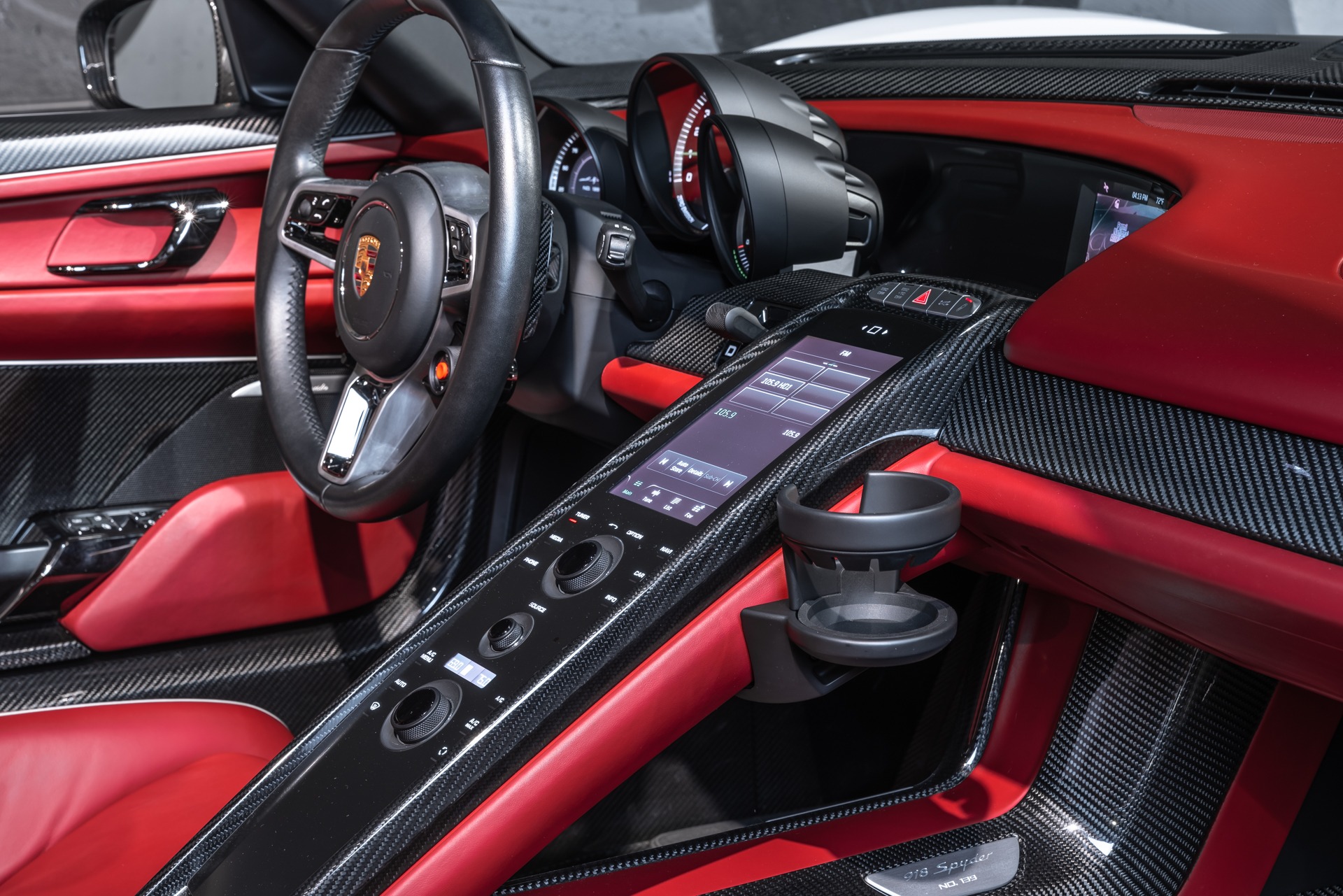 Porsche 918 Spyder Interior