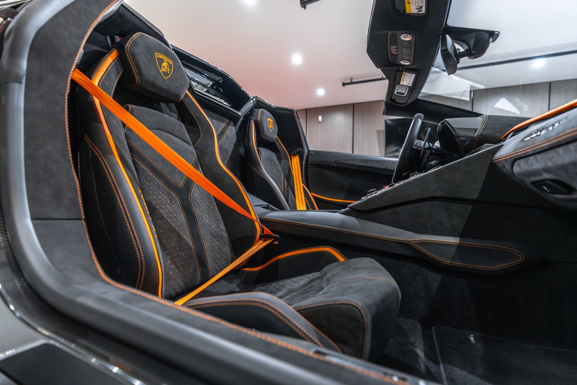 2022 Lamborghini Veneno Roadster Interior