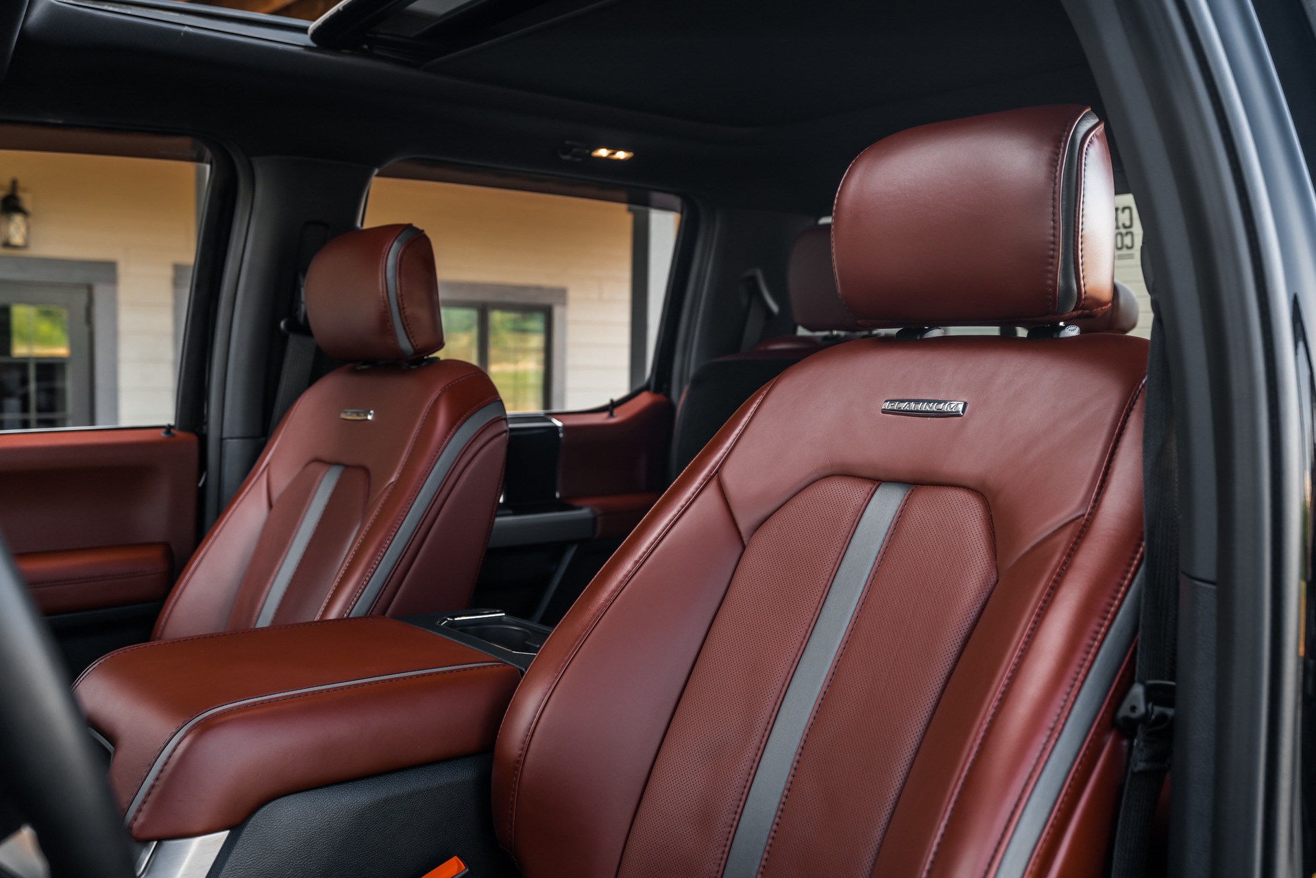 2022 F450 Platinum Interior