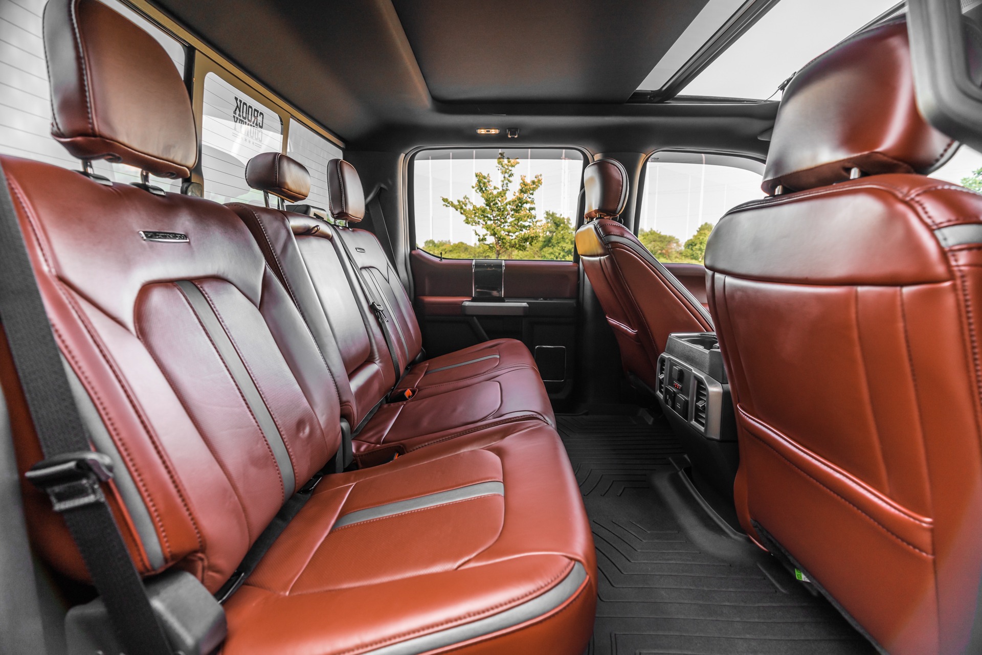 2022 F450 Platinum Interior