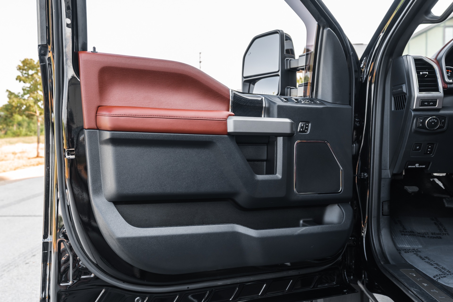 2022 F450 Platinum Interior