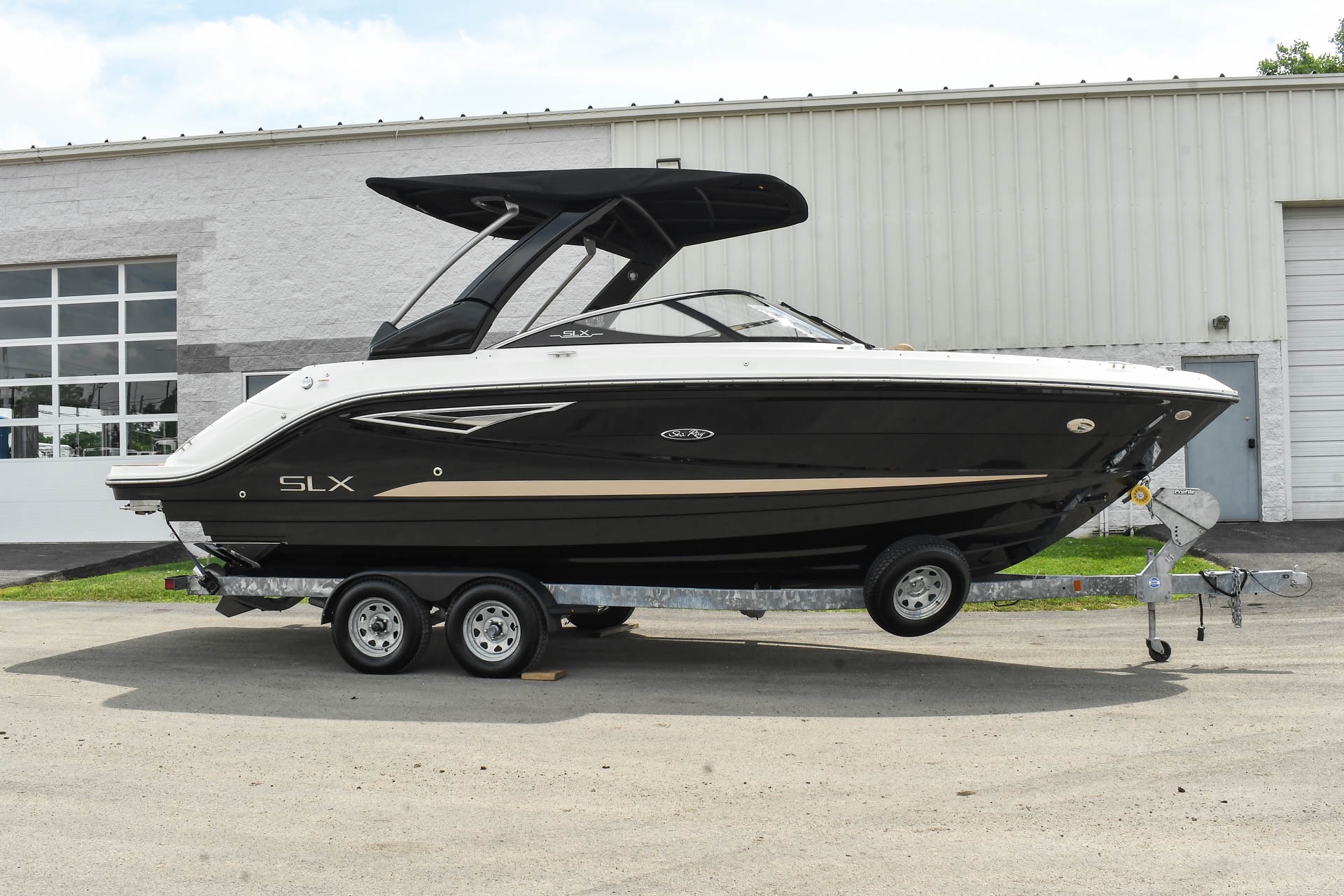 Used 2016 Sea Ray 250 SLX Bow Rider + Only 360 Hours! 8.2 MAG DTS ...