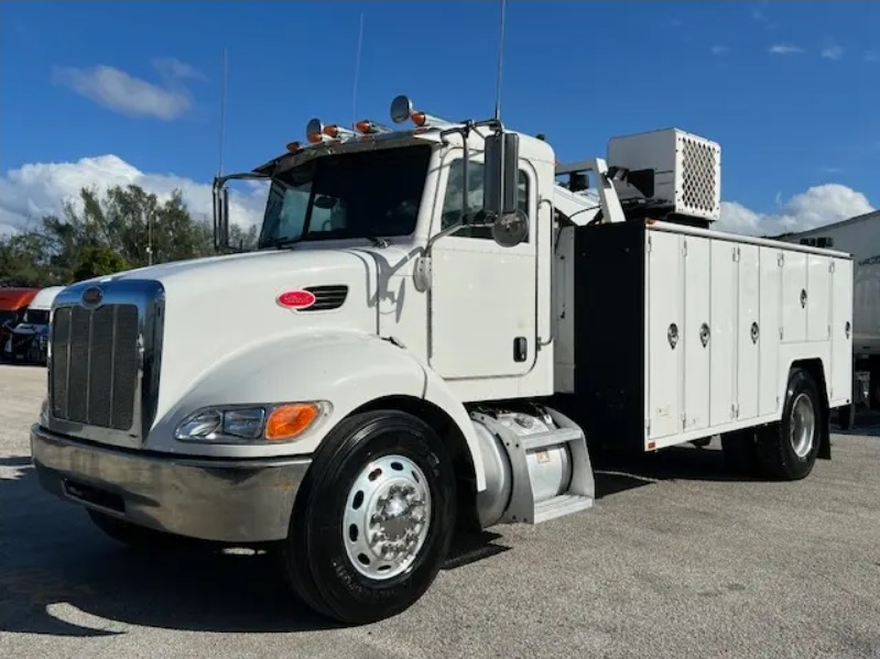 Used 2009 Peterbilt 335 Mechanics Service Crane Truck For Sale (Sold ...