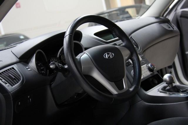 Hyundai Genesis Coupe 2010 Interior