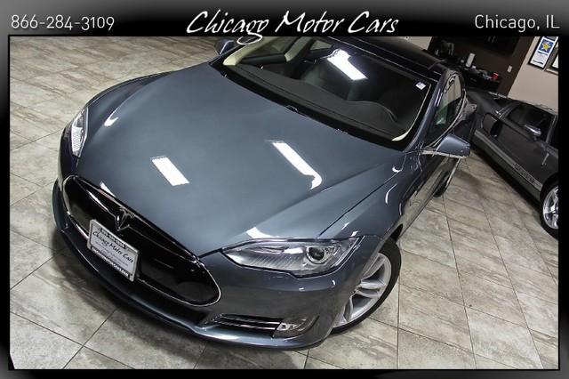 Tesla Model S Dolphin Grey