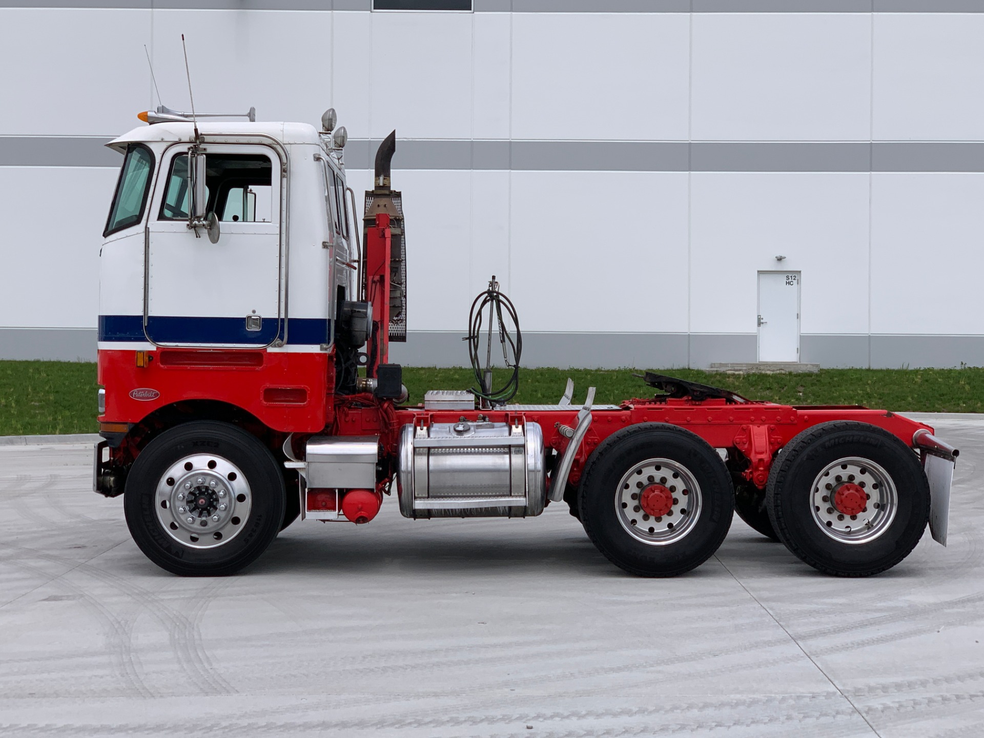 Peterbilt 362 – Peterbilt Model 352E – TSAUXR