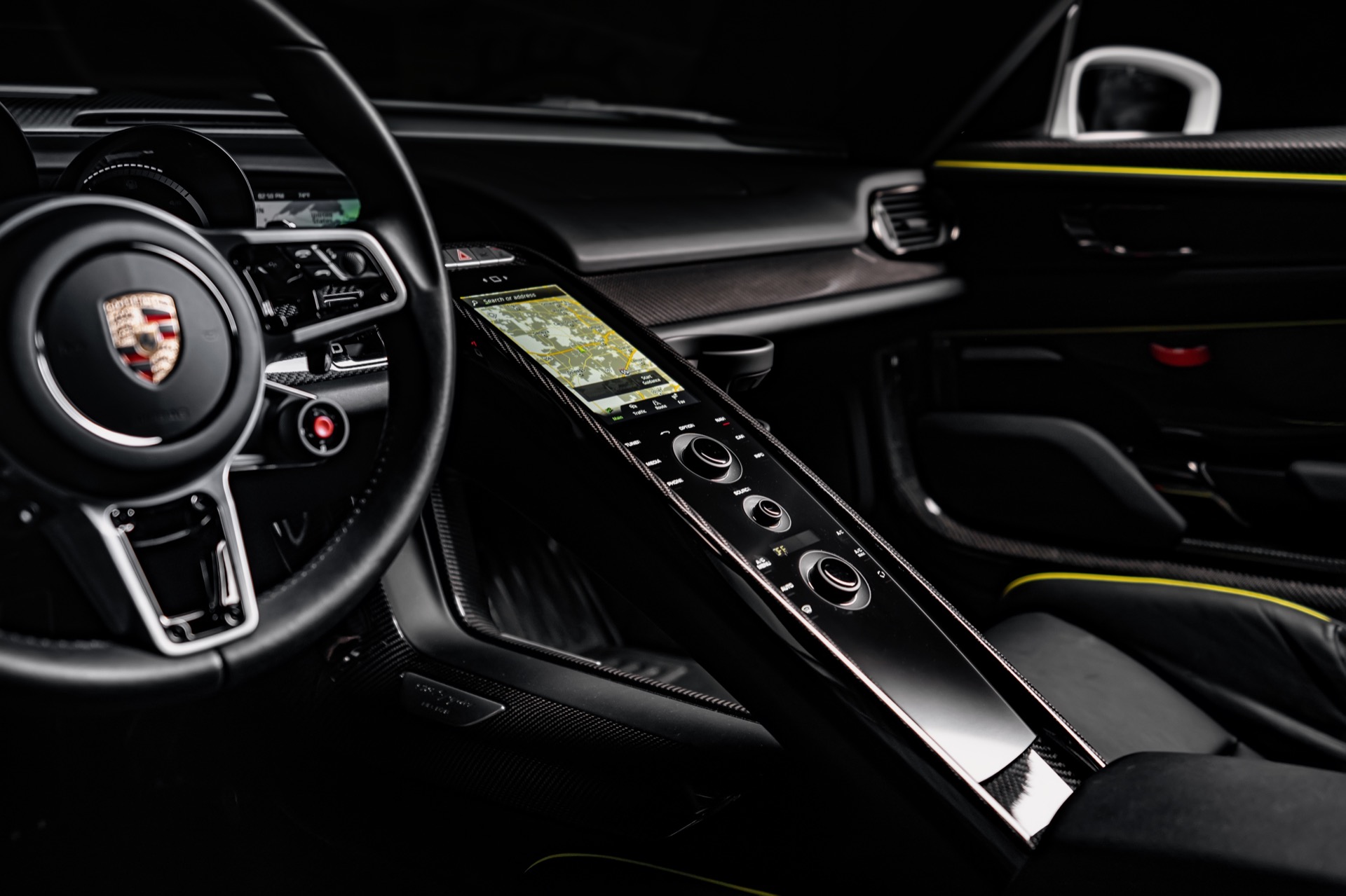 Porsche 918 Spyder Interior