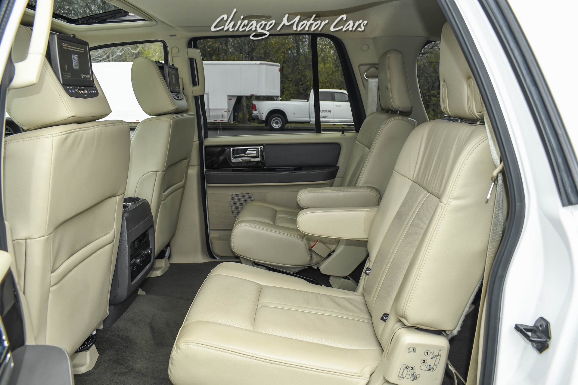 2006 Lincoln Navigator Interior