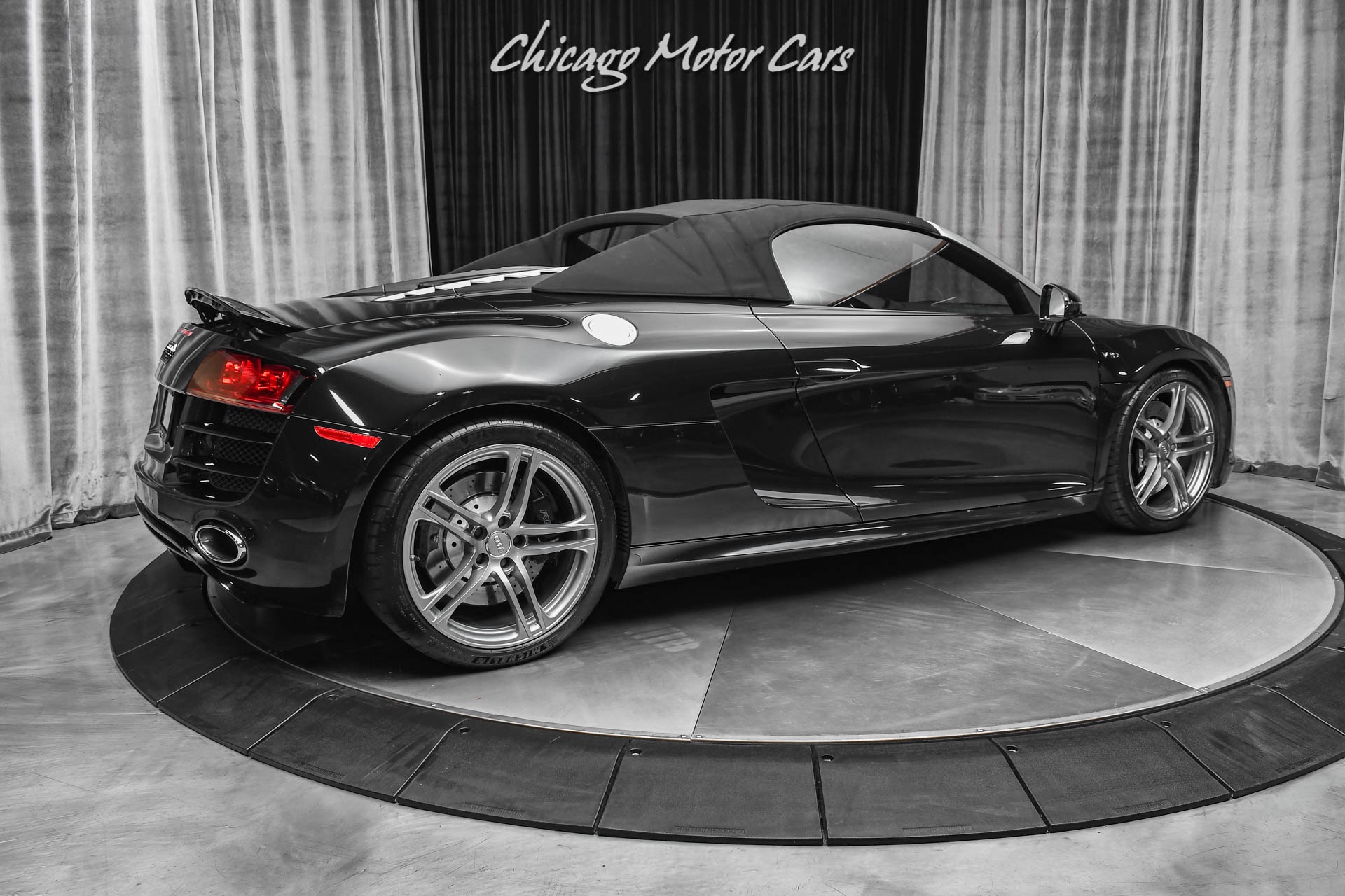 Audi R8 Spyder White Interior