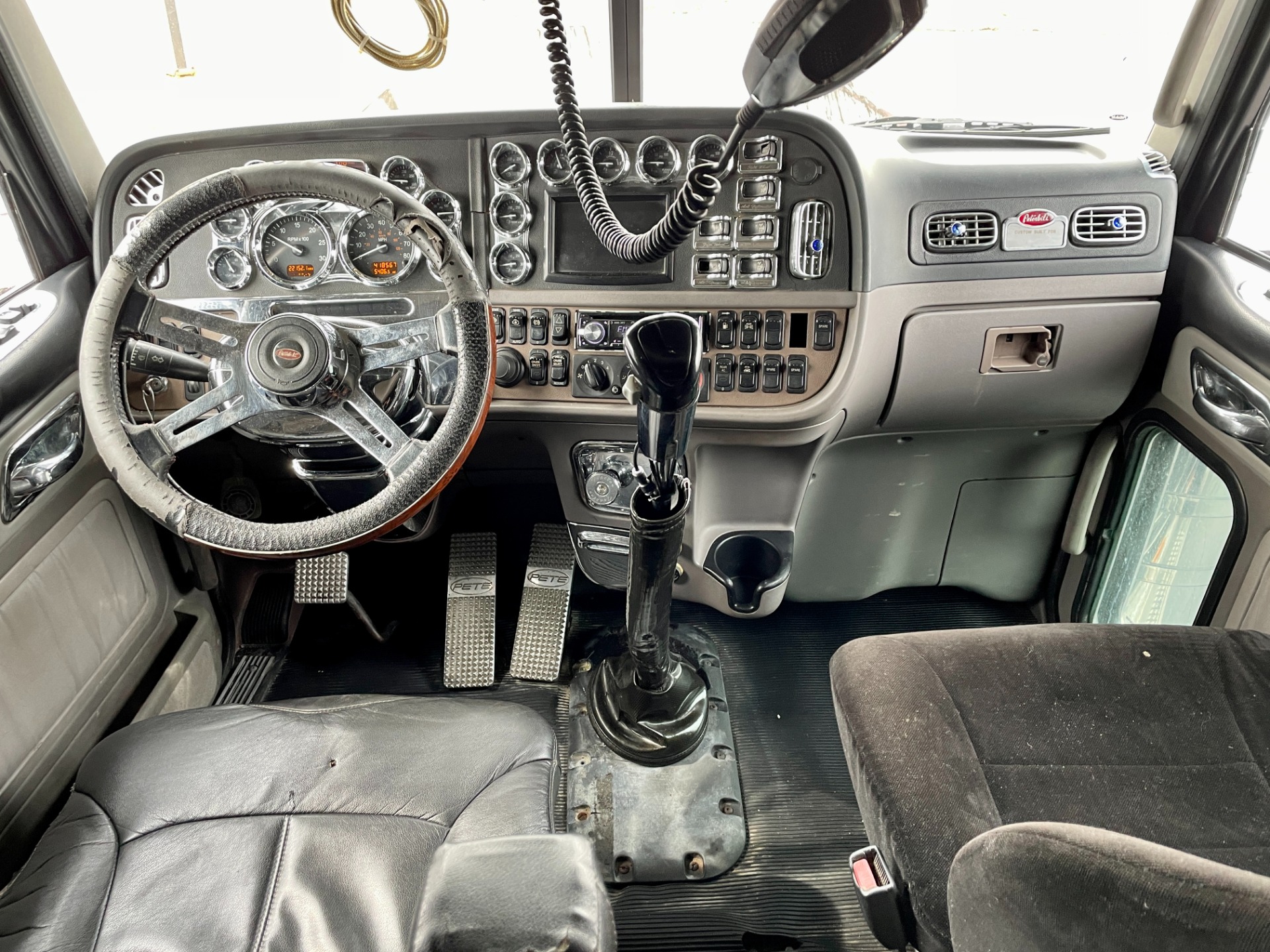 Peterbilt 389 Interior