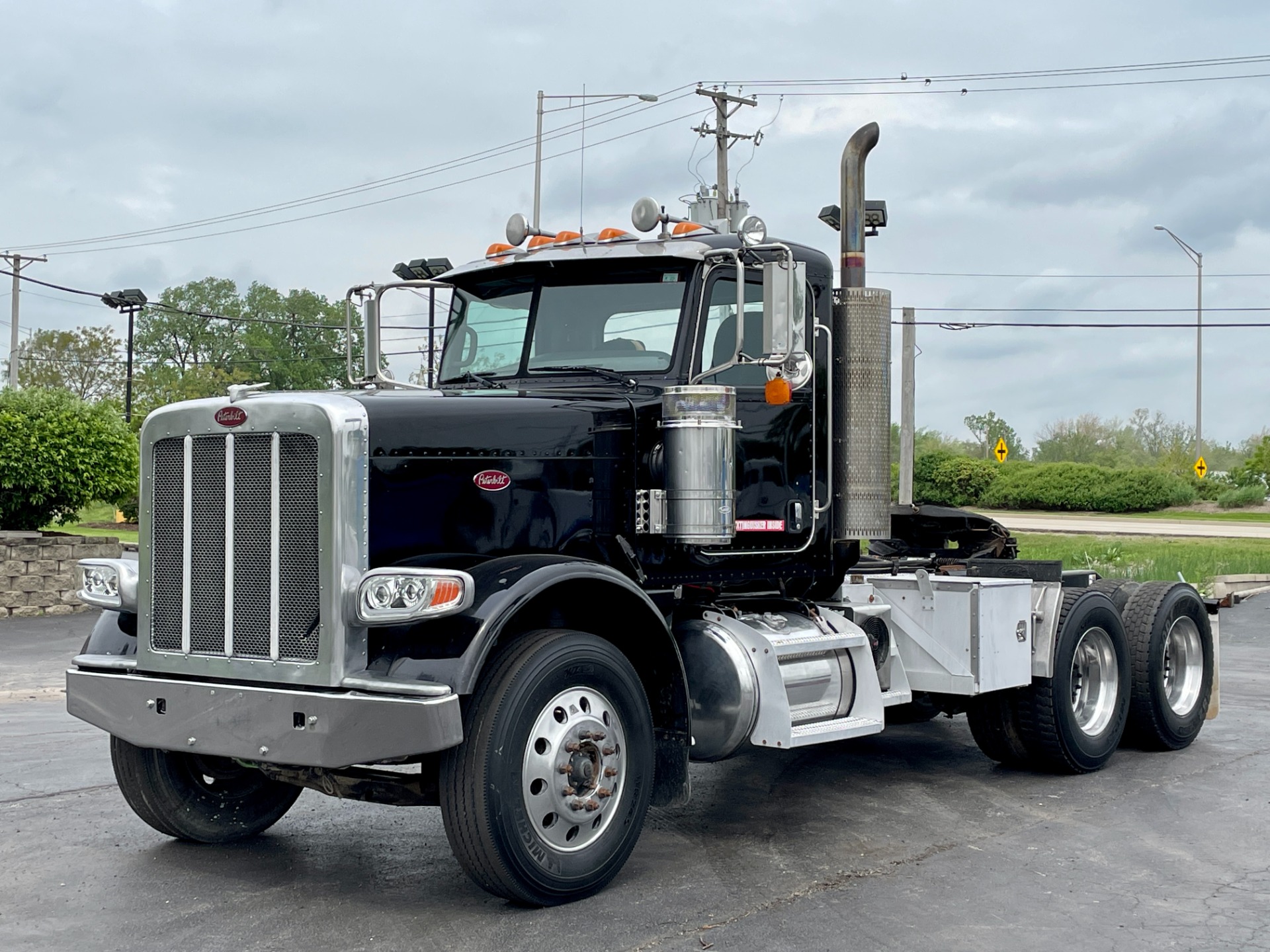 Used 2011 Peterbilt 388 Day Cab - CUMMINS ISX15 - 15 Speed Manual ...